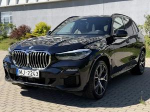 Melns BMW X5 2019 Rīga, ar dzinēja tilpumu 3.00 L un nobraukumu 198 tūkst. km par 38000 €, foto  vietnē AUTOMOTO.COM.LV