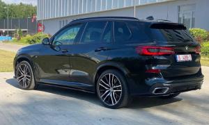 Black BMW X5 2019 in Riga, with an engine capacity of 3.00 L and mileage of 68 thousand km for 59990 €, photo 5 on AUTOMOTO.COM.LV