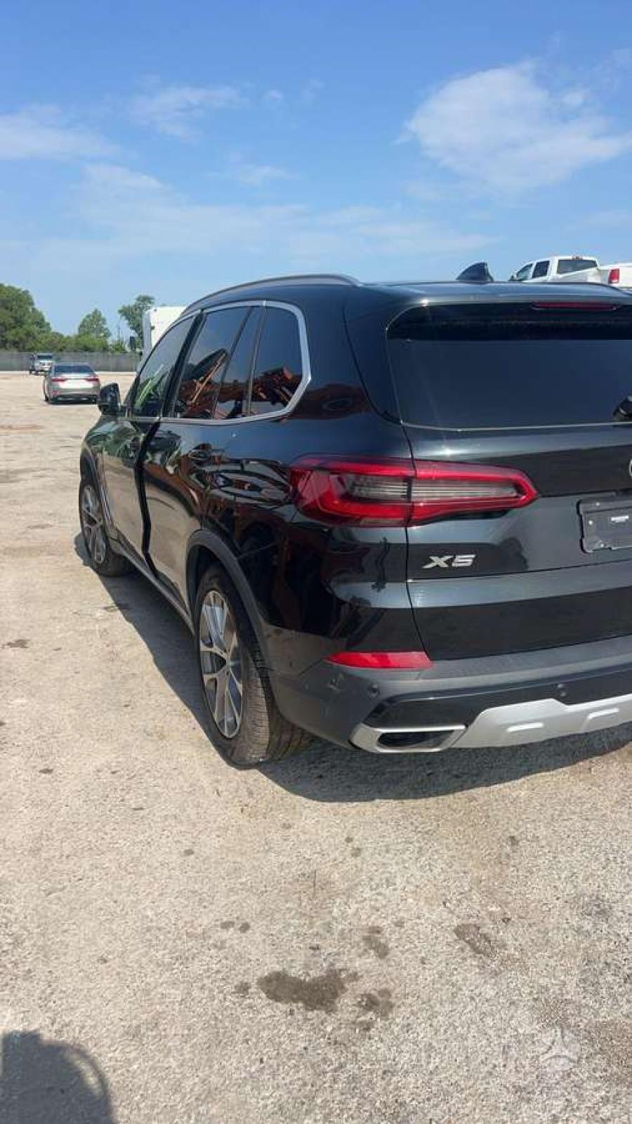 Black BMW X5 2019 in Vilnius, with an engine capacity of 3.00 L and mileage of 160 thousand km for 25500 €, photo 6 on AUTOMOTO.COM.LV