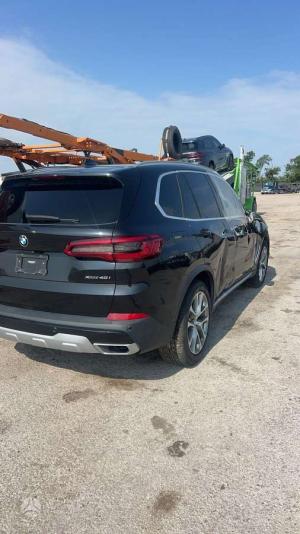 Black BMW X5 2019 in Vilnius, with an engine capacity of 3.00 L and mileage of 160 thousand km for 25500 €, photo 7 on AUTOMOTO.COM.LV