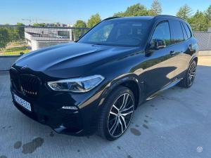Black BMW X5 2019 in Vilnius, with an engine capacity of 4.40 L and mileage of 189 thousand km for 35000 €, photo 11 on AUTOMOTO.COM.LV