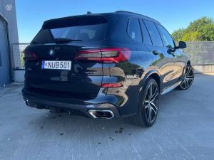 Black BMW X5 2019 in Vilnius, with an engine capacity of 4.40 L and mileage of 189 thousand km for 35000 €, photo 12 on AUTOMOTO.COM.LV