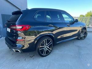 Black BMW X5 2019 in Vilnius, with an engine capacity of 4.40 L and mileage of 189 thousand km for 35000 €, photo 13 on AUTOMOTO.COM.LV