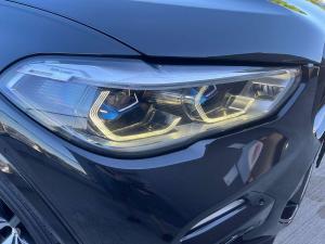 Black BMW X5 2019 in Vilnius, with an engine capacity of 4.40 L and mileage of 189 thousand km for 35000 €, photo 17 on AUTOMOTO.COM.LV