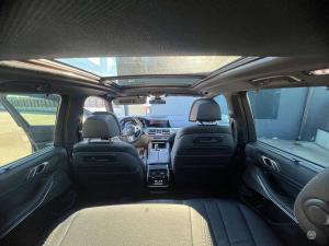 Black BMW X5 2019 in Vilnius, with an engine capacity of 4.40 L and mileage of 189 thousand km for 35000 €, photo 33 on AUTOMOTO.COM.LV