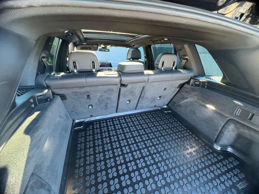 Black BMW X5 2019 in Vilnius, with an engine capacity of 4.40 L and mileage of 189 thousand km for 35000 €, photo 34 on AUTOMOTO.COM.LV