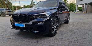 Black BMW X5 2019 in Klaipeda, with an engine capacity of 2.99 L and mileage of 102 thousand km for 43000 €, photo  on AUTOMOTO.COM.LV