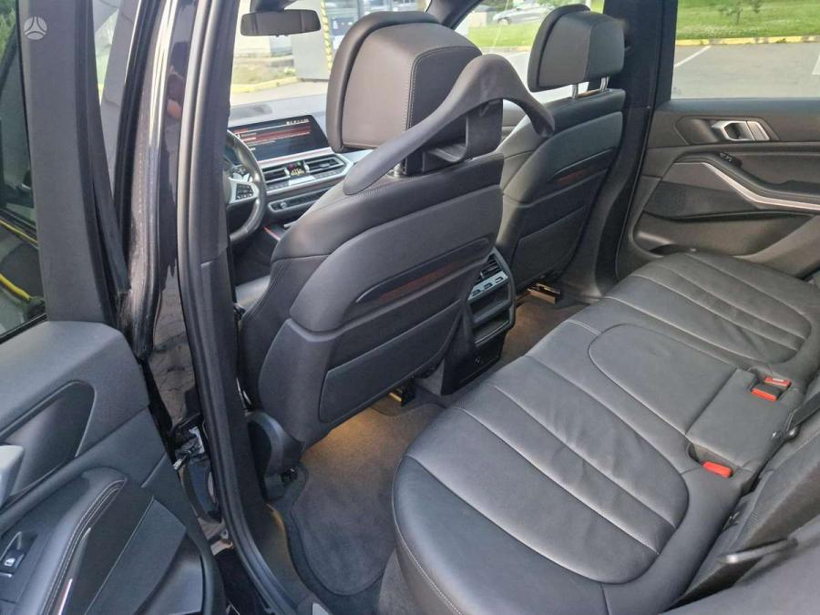 Black BMW X5 2019 in Klaipeda, with an engine capacity of 2.99 L and mileage of 102 thousand km for 43000 €, photo 13 on AUTOMOTO.COM.LV