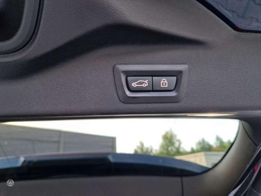 Black BMW X5 2019 in Klaipeda, with an engine capacity of 2.99 L and mileage of 102 thousand km for 43000 €, photo 15 on AUTOMOTO.COM.LV