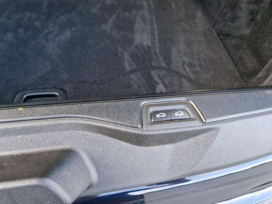 Black BMW X5 2019 in Klaipeda, with an engine capacity of 2.99 L and mileage of 102 thousand km for 43000 €, photo 16 on AUTOMOTO.COM.LV