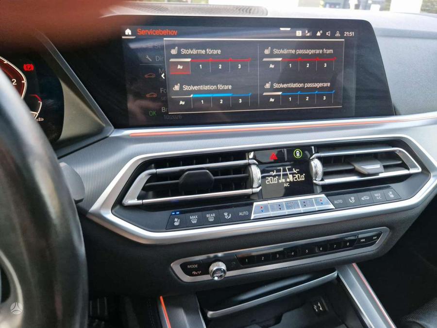 Black BMW X5 2019 in Klaipeda, with an engine capacity of 2.99 L and mileage of 102 thousand km for 43000 €, photo 19 on AUTOMOTO.COM.LV