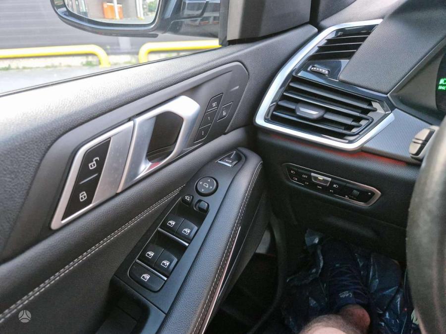 Black BMW X5 2019 in Klaipeda, with an engine capacity of 2.99 L and mileage of 102 thousand km for 43000 €, photo 21 on AUTOMOTO.COM.LV