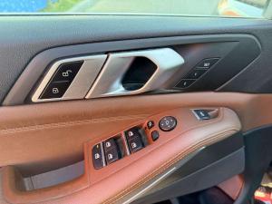 Melns BMW X5 2019 Tauragė, ar dzinēja tilpumu 2.99 L un nobraukumu 200 tūkst. km par 20999 €, foto 17 vietnē AUTOMOTO.COM.LV