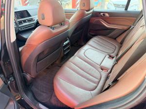 Melns BMW X5 2019 Tauragė, ar dzinēja tilpumu 2.99 L un nobraukumu 200 tūkst. km par 20999 €, foto 31 vietnē AUTOMOTO.COM.LV