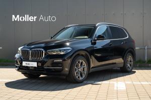 Black BMW X5 2019 in Vilnius, with an engine capacity of 3.00 L and mileage of 212 thousand km for 34950 €, photo  on AUTOMOTO.COM.LV