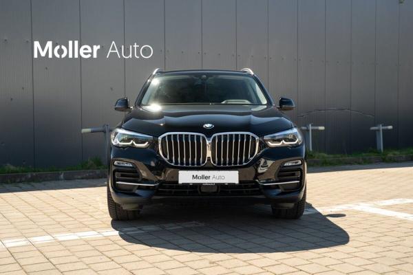 Black BMW X5 2019 in Vilnius, with an engine capacity of 3.00 L and mileage of 212 thousand km for 34950 €, photo 3 on AUTOMOTO.COM.LV