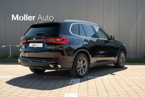 Black BMW X5 2019 in Vilnius, with an engine capacity of 3.00 L and mileage of 212 thousand km for 34950 €, photo 7 on AUTOMOTO.COM.LV