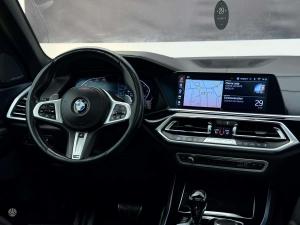 Black BMW X5 2019 in Vilnius, with an engine capacity of 4.40 L and mileage of 252 thousand km for 35300 €, photo 19 on AUTOMOTO.COM.LV