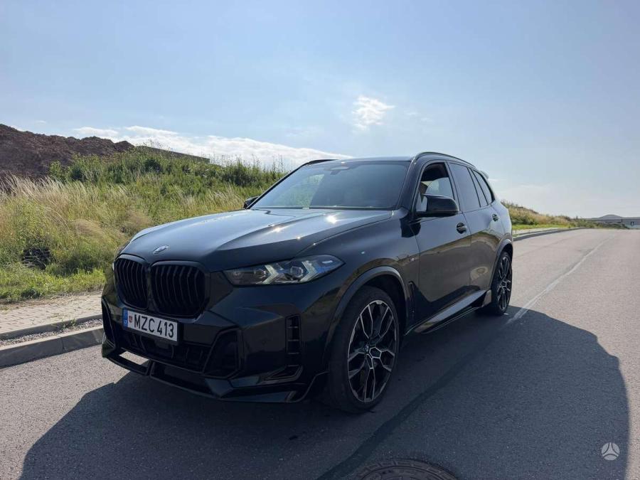 Black BMW X5 2019 in Kaunas, with an engine capacity of 3.00 L and mileage of 222 thousand km for 36500 €, photo 1 on AUTOMOTO.COM.LV