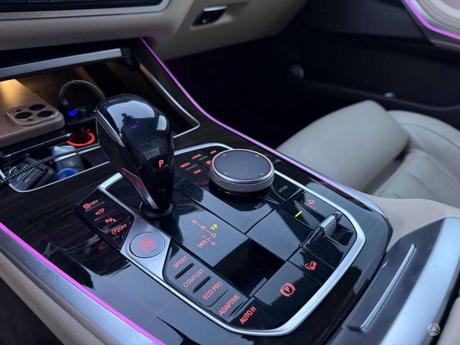 Black BMW X5 2019 in Kaunas, with an engine capacity of 3.00 L and mileage of 222 thousand km for 36500 €, photo 13 on AUTOMOTO.COM.LV