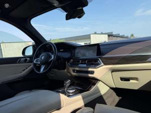 Black BMW X5 2019 in Kaunas, with an engine capacity of 3.00 L and mileage of 222 thousand km for 36500 €, photo 14 on AUTOMOTO.COM.LV