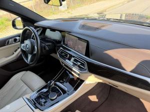 Black BMW X5 2019 in Kaunas, with an engine capacity of 3.00 L and mileage of 222 thousand km for 36500 €, photo 15 on AUTOMOTO.COM.LV