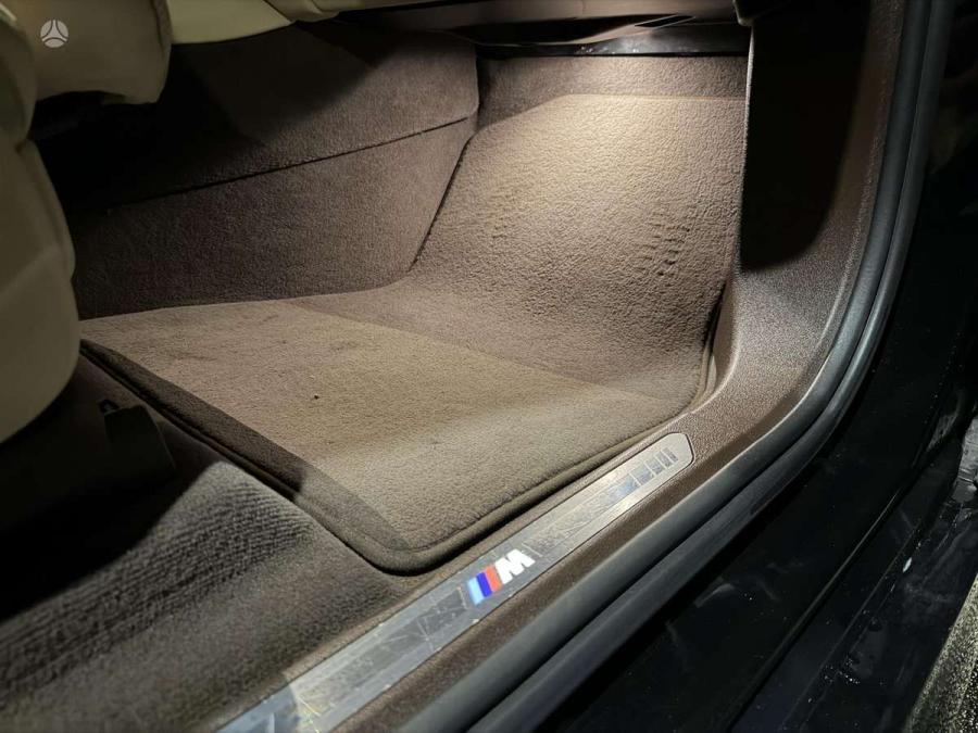 Black BMW X5 2019 in Kaunas, with an engine capacity of 3.00 L and mileage of 222 thousand km for 36500 €, photo 44 on AUTOMOTO.COM.LV