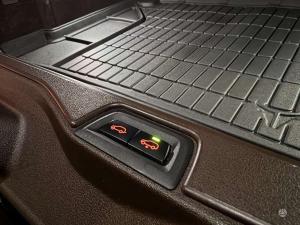 Black BMW X5 2019 in Kaunas, with an engine capacity of 3.00 L and mileage of 222 thousand km for 36500 €, photo 45 on AUTOMOTO.COM.LV