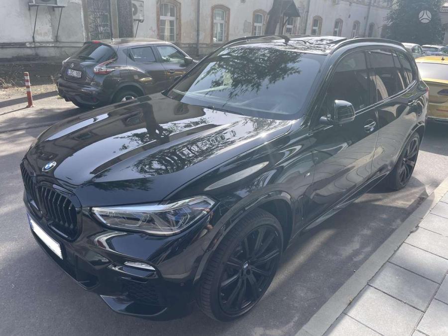 Black BMW X5 2019 in Vilnius, with an engine capacity of 2.99 L and mileage of 102 thousand km for 59000 €, photo 7 on AUTOMOTO.COM.LV
