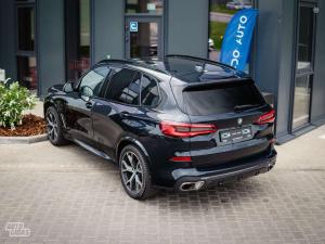 Black BMW X5 2019 in Kaunas, with an engine capacity of 3.00 L and mileage of 164 thousand km for 40450 €, photo 14 on AUTOMOTO.COM.LV