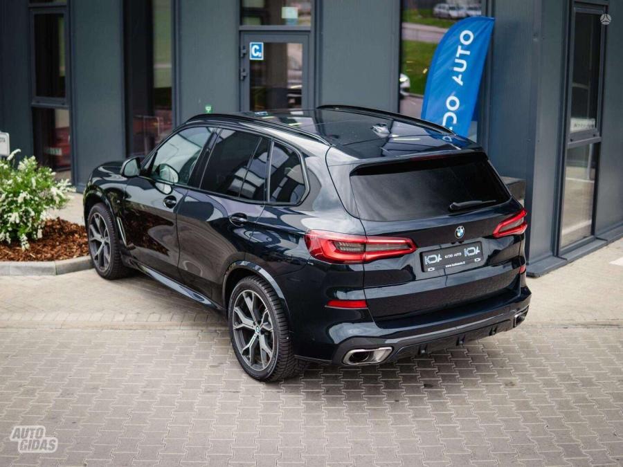 Black BMW X5 2019 in Kaunas, with an engine capacity of 3.00 L and mileage of 164 thousand km for 40450 €, photo 14 on AUTOMOTO.COM.LV