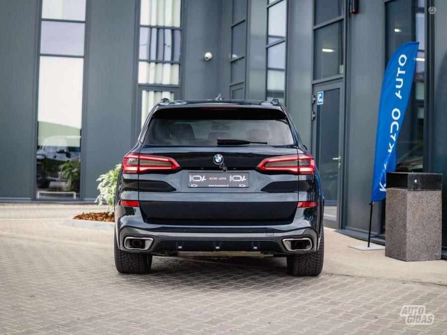 Black BMW X5 2019 in Kaunas, with an engine capacity of 3.00 L and mileage of 164 thousand km for 40450 €, photo 15 on AUTOMOTO.COM.LV