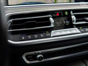 Black BMW X5 2019 in Kaunas, with an engine capacity of 3.00 L and mileage of 164 thousand km for 40450 €, photo 24 on AUTOMOTO.COM.LV