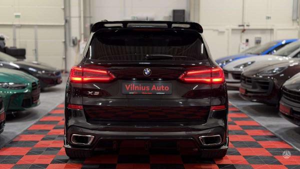 Black BMW X5 2019 in Vilnius, with an engine capacity of 3.00 L and mileage of 83 thousand km for 39990 €, photo 5 on AUTOMOTO.COM.LV