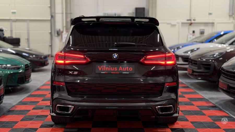 Black BMW X5 2019 in Vilnius, with an engine capacity of 3.00 L and mileage of 83 thousand km for 39990 €, photo 6 on AUTOMOTO.COM.LV