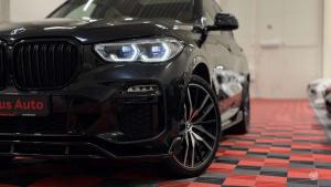 Black BMW X5 2019 in Vilnius, with an engine capacity of 3.00 L and mileage of 83 thousand km for 39990 €, photo 9 on AUTOMOTO.COM.LV