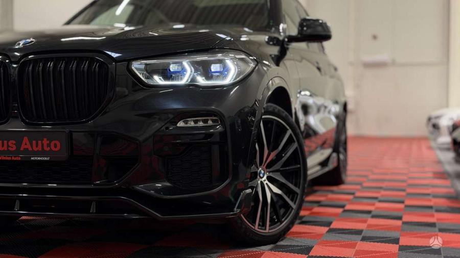 Black BMW X5 2019 in Vilnius, with an engine capacity of 3.00 L and mileage of 83 thousand km for 39990 €, photo 9 on AUTOMOTO.COM.LV