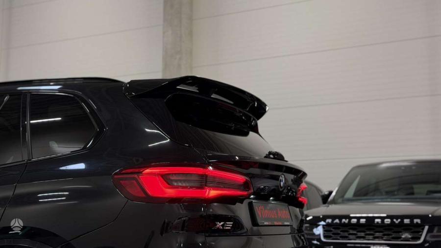 Black BMW X5 2019 in Vilnius, with an engine capacity of 3.00 L and mileage of 83 thousand km for 39990 €, photo 11 on AUTOMOTO.COM.LV