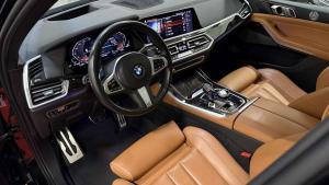 Black BMW X5 2019 in Vilnius, with an engine capacity of 3.00 L and mileage of 83 thousand km for 39990 €, photo 15 on AUTOMOTO.COM.LV