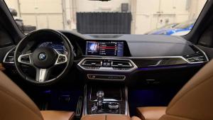 Black BMW X5 2019 in Vilnius, with an engine capacity of 3.00 L and mileage of 83 thousand km for 39990 €, photo 21 on AUTOMOTO.COM.LV