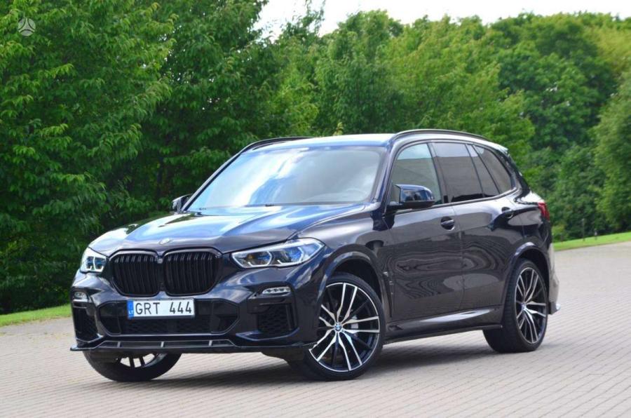 Black BMW X5 2019 in Vilnius, with an engine capacity of 3.00 L and mileage of 163 thousand km for 38700 €, photo 3 on AUTOMOTO.COM.LV