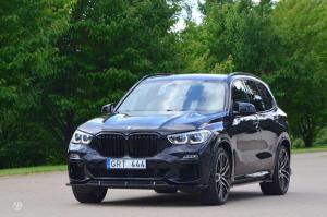 Black BMW X5 2019 in Vilnius, with an engine capacity of 3.00 L and mileage of 163 thousand km for 38700 €, photo 6 on AUTOMOTO.COM.LV