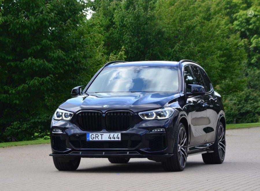 Black BMW X5 2019 in Vilnius, with an engine capacity of 3.00 L and mileage of 163 thousand km for 38700 €, photo 8 on AUTOMOTO.COM.LV