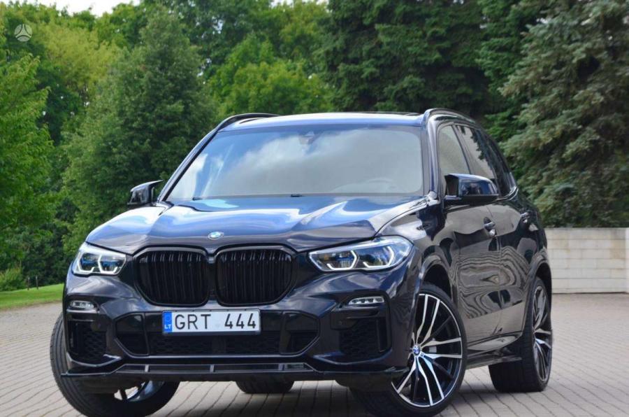 Black BMW X5 2019 in Vilnius, with an engine capacity of 3.00 L and mileage of 163 thousand km for 38700 €, photo 9 on AUTOMOTO.COM.LV