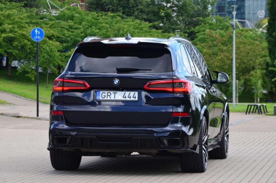 Black BMW X5 2019 in Vilnius, with an engine capacity of 3.00 L and mileage of 163 thousand km for 38700 €, photo 10 on AUTOMOTO.COM.LV