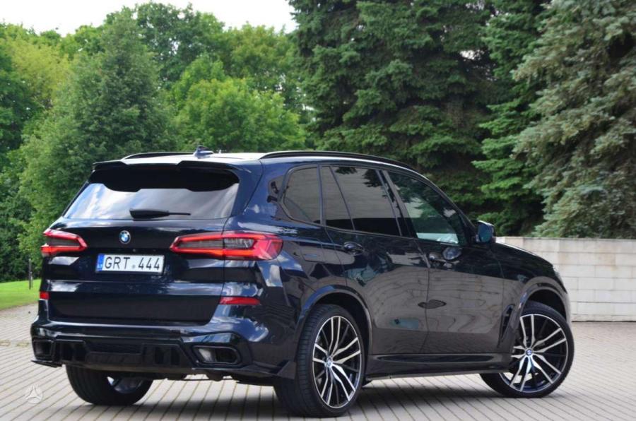 Black BMW X5 2019 in Vilnius, with an engine capacity of 3.00 L and mileage of 163 thousand km for 38700 €, photo 18 on AUTOMOTO.COM.LV