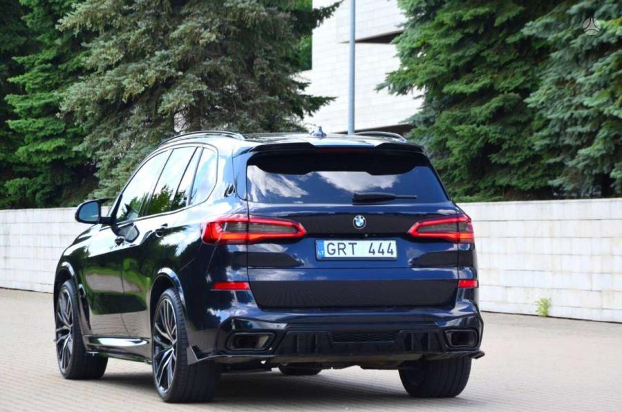 Black BMW X5 2019 in Vilnius, with an engine capacity of 3.00 L and mileage of 163 thousand km for 38700 €, photo 24 on AUTOMOTO.COM.LV