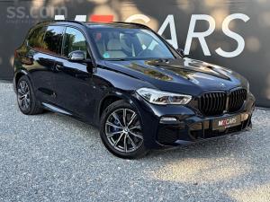 Black BMW X5 2019 in Riga, with an engine capacity of 3.00 L and mileage of 161 thousand km for 41990 €, photo 3 on AUTOMOTO.COM.LV