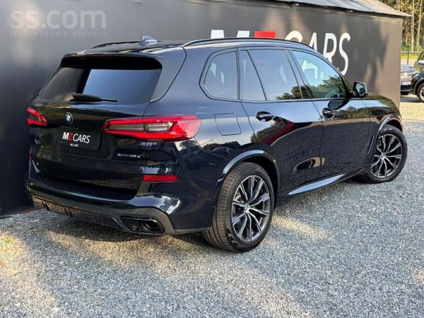 Black BMW X5 2019 in Riga, with an engine capacity of 3.00 L and mileage of 161 thousand km for 41990 €, photo 3 on AUTOMOTO.COM.LV
