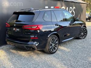 Black BMW X5 2019 in Riga, with an engine capacity of 3.00 L and mileage of 161 thousand km for 41990 €, photo 4 on AUTOMOTO.COM.LV